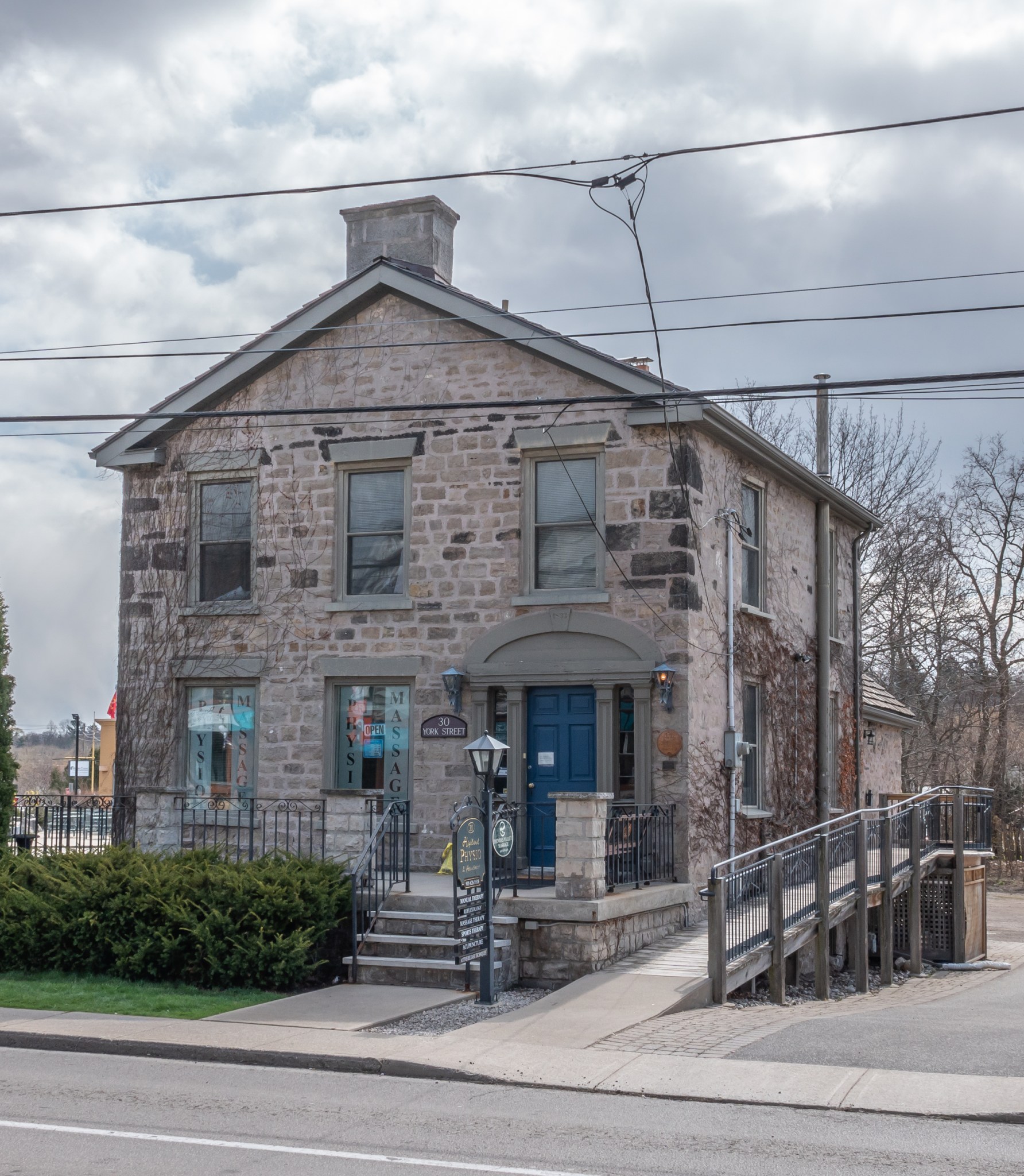 Dundas, Ontario and a Bit of the Niagara Escarpment: April, 2020 ...